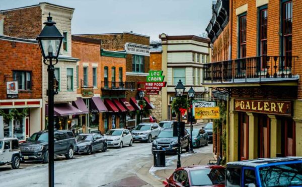 Romantic Weekend Getaways in the Midwest - Amora V