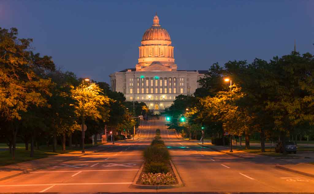 Best Places to Vacation in Missouri - Amora V