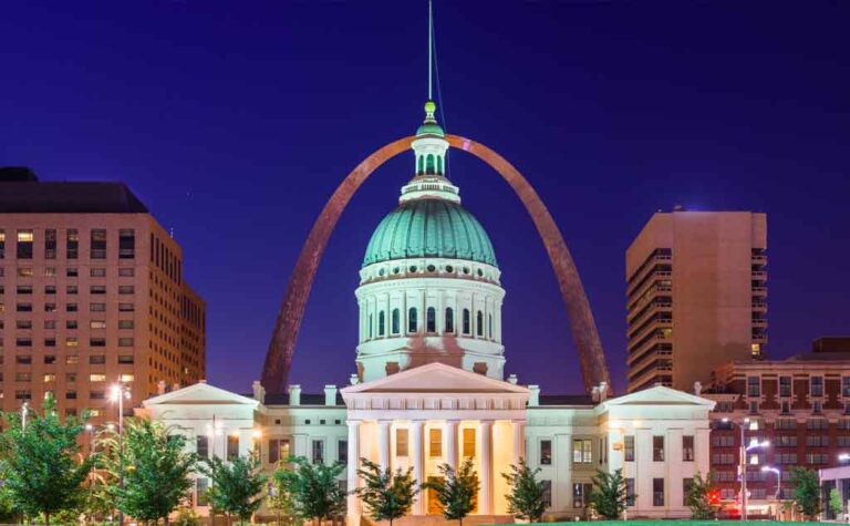 Best Places to Vacation in Missouri - Amora V