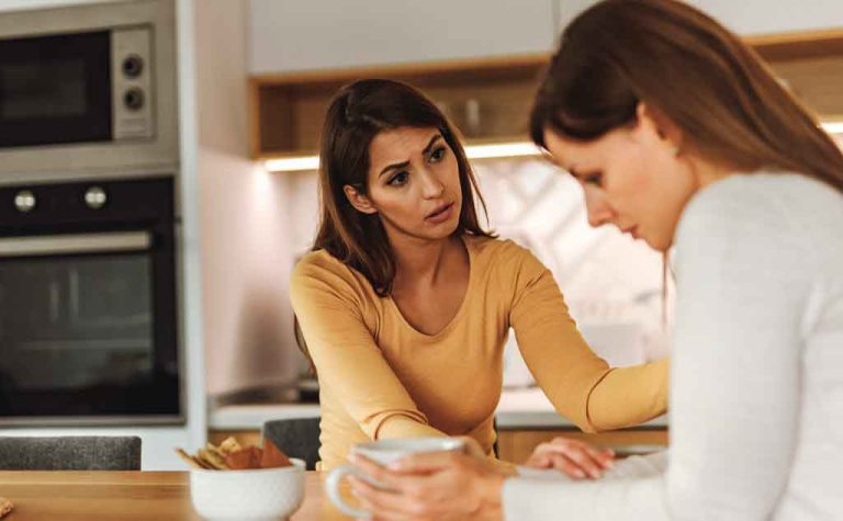 How to Deal with People Gossiping about You - Amora V LIfestyle